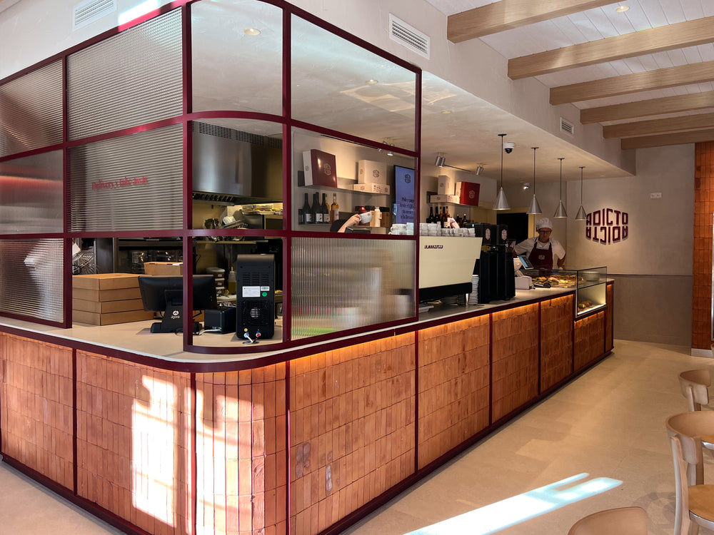 Cafetería de especialidad en Micer Mascó - Adicto y Adicta